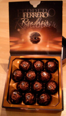Ferrero Rondnoir Choclate Review